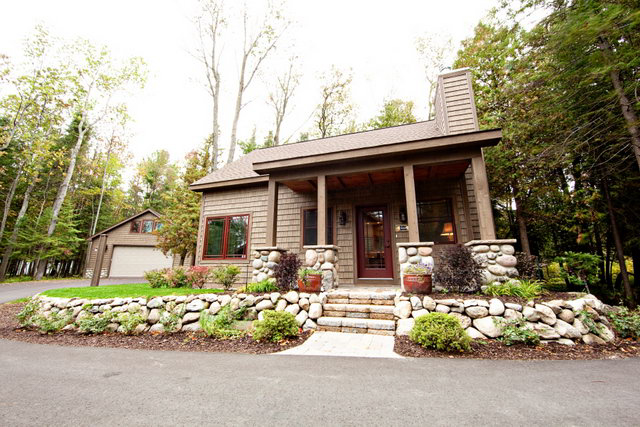 Family Retreat Guest - DLH Builders